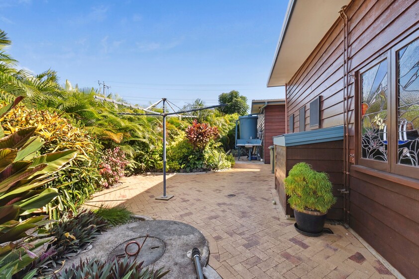 10 Gowland Street Kurrimine Beach QLD 4871 - House for Sold - owner.com.au