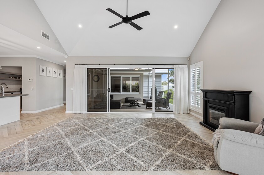 17 Clover Way Helensvale QLD 4212 - House for Sold - owner.com.au